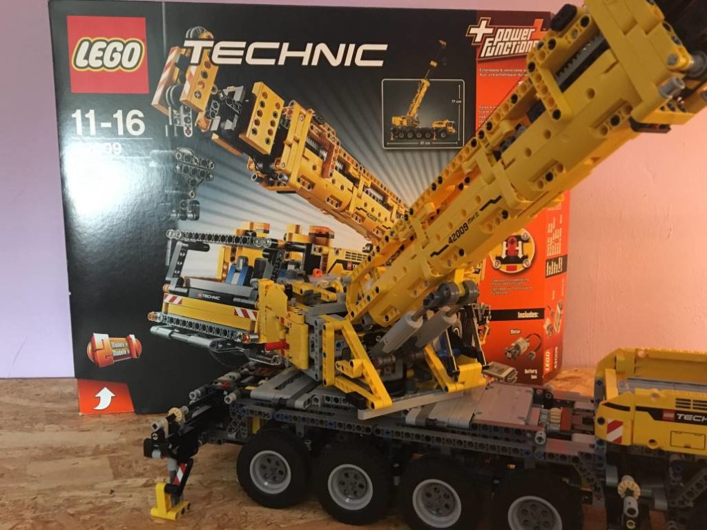 Lego Technic 42009 - Mobiler Schwerlastkran by brick-family.de